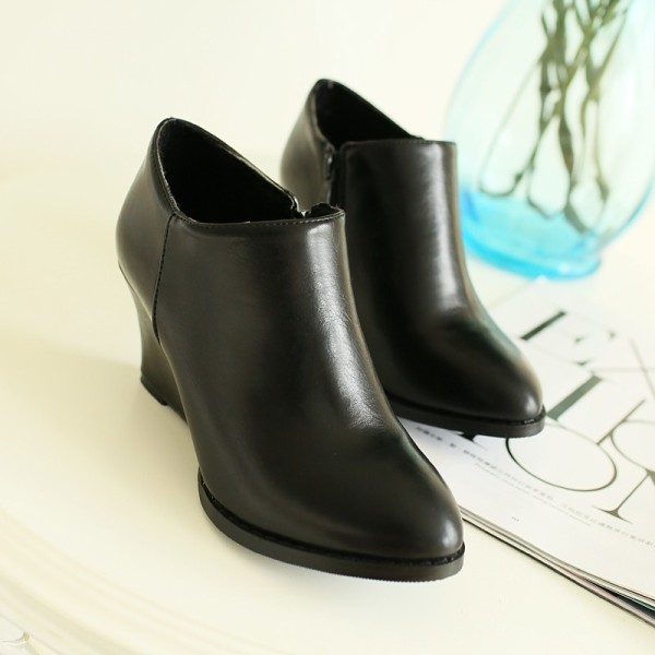 Bottines, talons compensés, bouts pointus, noires, Oskana