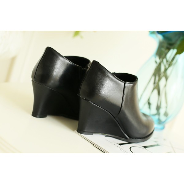 Bottines, talons compensés, bouts pointus, noires, Oskana