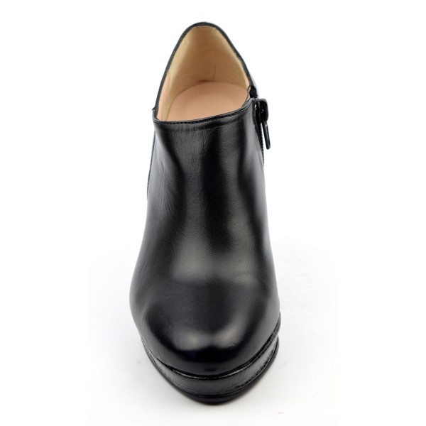 Bottines, low boots, plateforme, cuir mate noires, talon croco verni ...