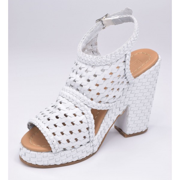 Sandálias com Plataforma, Couro Branco Trançado, Pierre Cardin | Sapatinhos